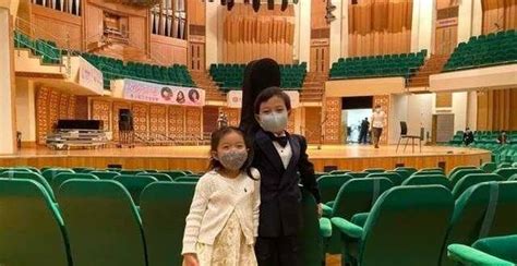 郭晶晶幼女近照曝光，3岁霍中怡遗传奶奶“腰果眼”，爷爷帮凑孙 Nestia