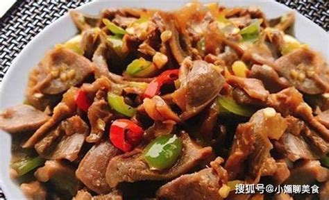 鸡胗鸡肠一炒就柴？老火夫教你“1招”，炒出来又香又嫩，超入味 东方养生频道 东方养生