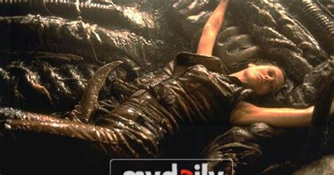 에이리언 13년만에 부활 3d로 재탄생