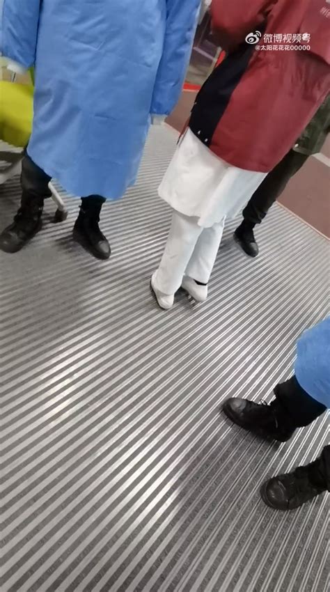西安封城亂象頻傳 女子淚訴父親心絞痛被踢皮球8小時延誤就醫身亡 國際 自由時報電子報