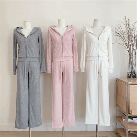 겨울신상뒷태포인트 벨벳트레이닝세트3colors 에이블리