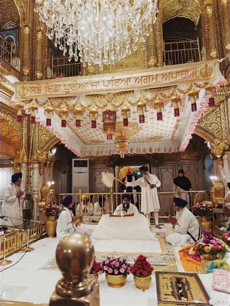 ਕਰੋ ਅੰਮ੍ਰਿਤ ਵੇਲੇ ਦੇ ਦਰਸ਼ਨ ਤੇ ਪਾਵਨ Amritsarawaazofficial