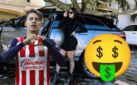 Esposa de Chicote Calderón presumió cuenta de más de 18 mil pesos