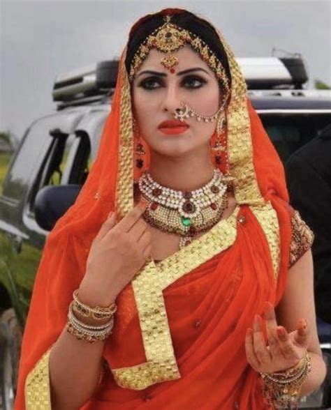 Bangladeshi Actress Anika Kabir Shokh And Her Early 2000s Days 🇧🇩 She