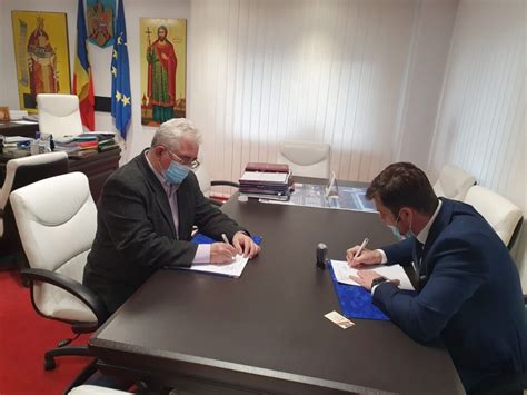 Primarul Ion Lungu A Semnat Contractul Pentru Sisteme E Ticketing Monitorizarea Video A