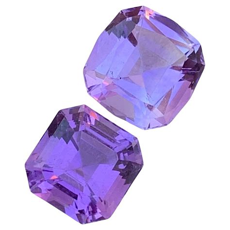 835 Carat Natural Loose Amethyst Trillion Cut Gem For Jewellery Making