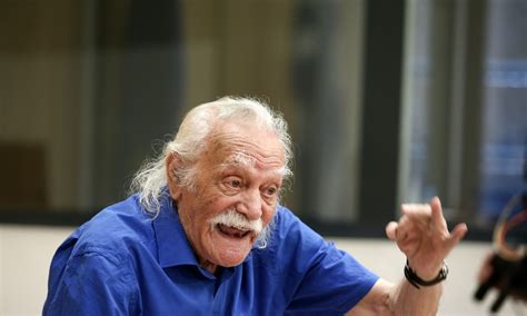 Mανώλης Γλέζος Εξακολουθεί να νοσηλεύεται Το νεότερο ανακοινωθέν