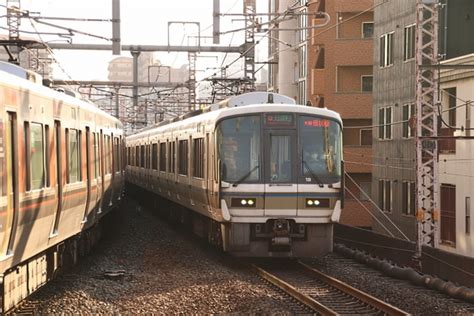 Jr西日本221系電車 クハ221 18 福島駅 大阪府jr 鉄道フォト・写真 By 薄着管理職さん レイルラボraillab