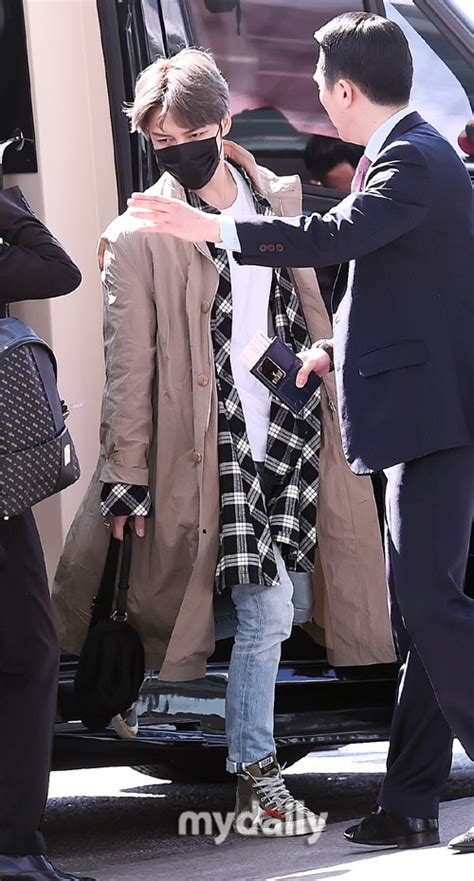 【photo】jyj ジェジュン、コンサートのため香港へ出国“空港でも溢れるオーラ” Kstyle