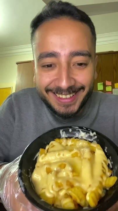 واحد نقانق وزود كاتشب هاا😂 ️ Youtube