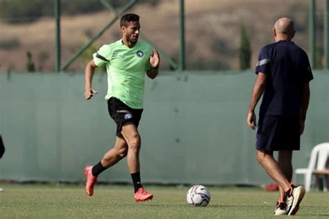 رمضان صبحي يسجل التعادل لبيراميدز أمام الزمالك يلاكورة