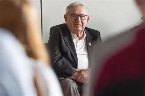 Auschwitz Überlebender mahnt an der Leibnizschule