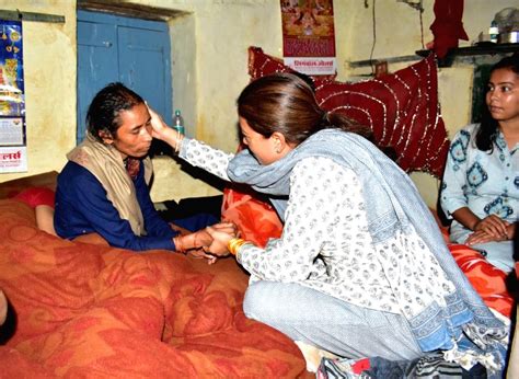 Free Photo Cabinet Minister Rekha Arya Reached Ankita Bhandaris