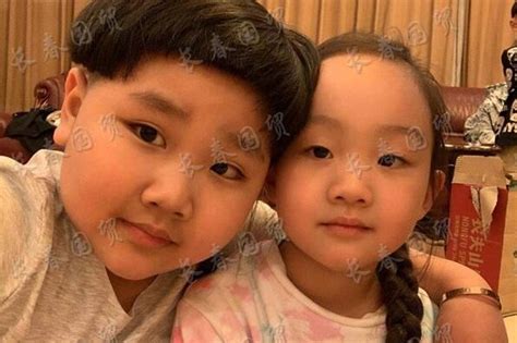 郭德纲小儿子和侯耀文外孙女合影照曝光，小哥俩亲密无间感情好凤凰网