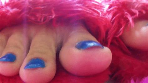 Pantyhose Giantess And The Fluffy Slipper Sniffer Mistress Asia Hose