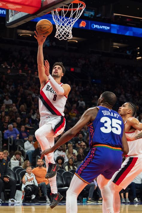 Devin Booker pours in 28 to carry Suns past Trail Blazers | Reuters