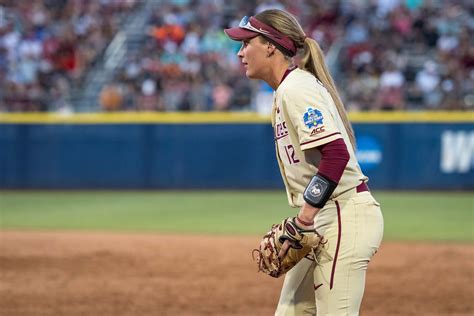 No 4 Fsu Softball Falls To No 13 Oklahoma State In The First Game Of