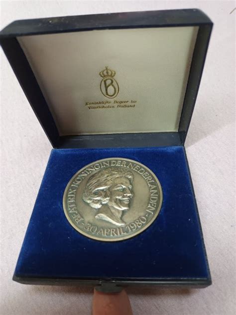 Münze Königin der Niederlande Medaille 1980 Kaufen auf Ricardo