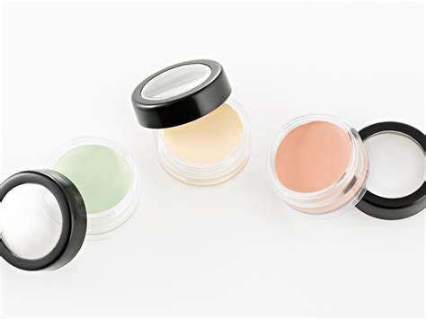 Cara Menggunakan Color Corrector Untuk Samarkan Warna Kulit Tidak Merata Dan Noda Di Wajah