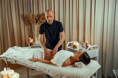 Male Vs Female Massage Therapist Which One Is Right For You — Spa Theory