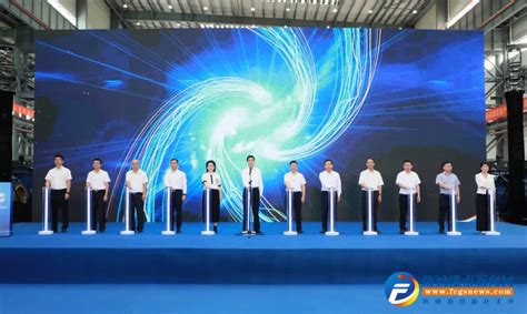 防城港市招商引资突破年、项目建设攻坚年行动新能源装备产业集群项目主机厂首批海陆风机下线暨超长叶片生产基地启动仪式举行新浪财经新浪网