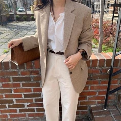ไอเดียแต่งตัวไปทำงานด้วย Blazer ใส่กับอะไรให้ดูดี