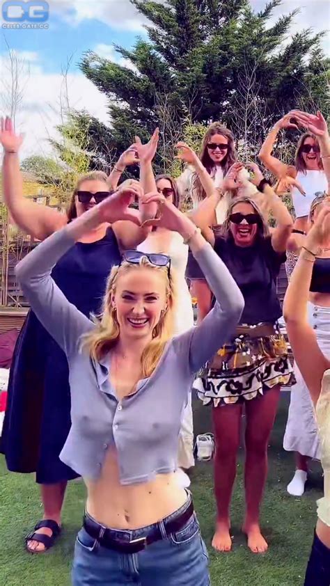 Sophie Turner Nude Pictures Onlyfans Leaks Playboy Photos Sex Scene Uncensored