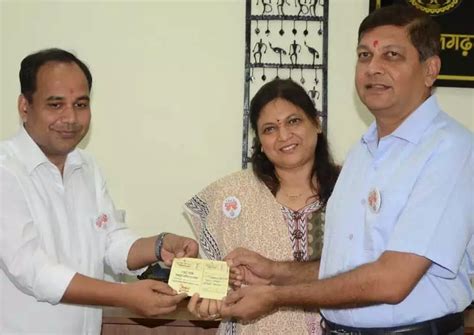 Raipur Lok Sabha Elections 2024 कलेक्‍टर डॉ सिंह का न्‍योता पीला