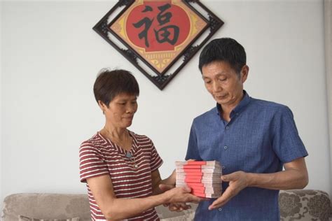 农村小伙定亲送彩礼，给对象家拿了168000，看看准丈母娘回礼多少凤凰网视频凤凰网