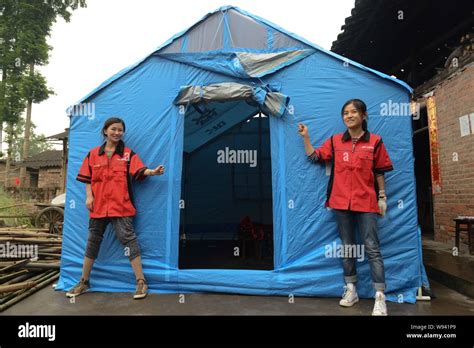 Liao Zhi Left A Volunteer Who Lost Her Legs And Her Daughter In