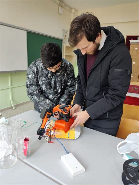 Arduino Robot Kol Projesi Hafızalı Robot Kol Filibeli Ahmet Hilmi İmam Hatip Ortaokulu