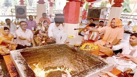 Gorakhpurगोरखनाथ मंदिर में सीएम योगी ने की नौ देव विग्रहों की प्राण