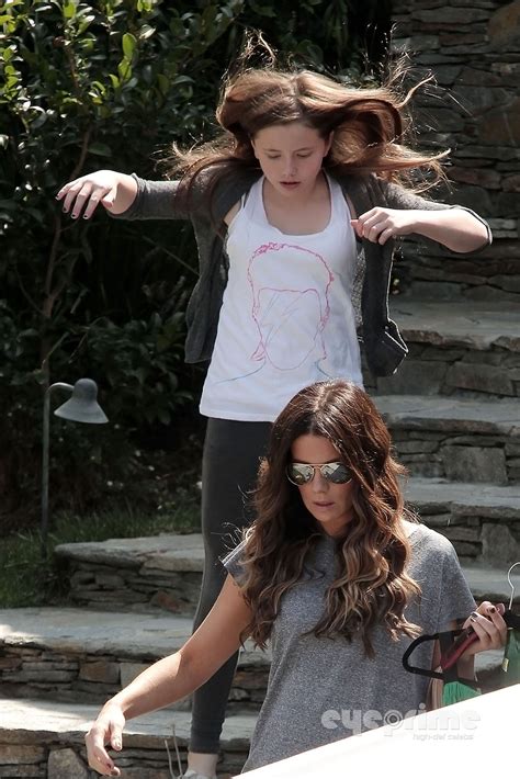 Kate Beckinsale Takes Her Daughter Shopping In Hollywood Sep 12 Kate
