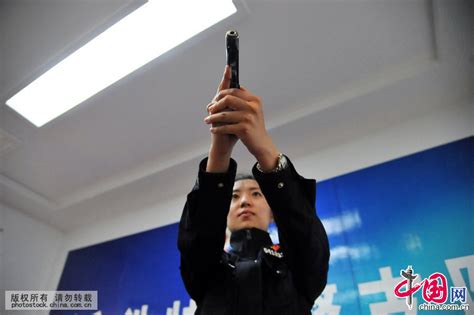 90后女刑事技术警察 细微之处揭开真相 图片中国 中国网