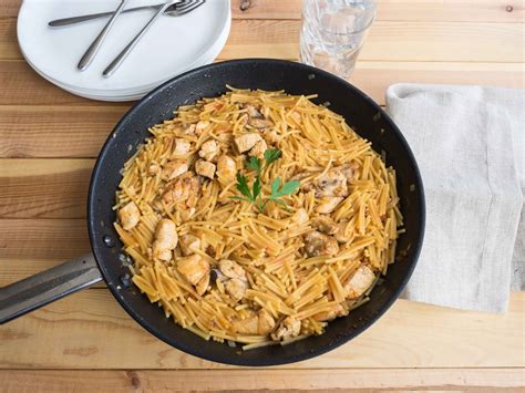 Fideuá de pollo