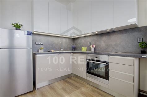 Byt 2 kk typ D k pronájmu 100real s r o 100 realitní služby
