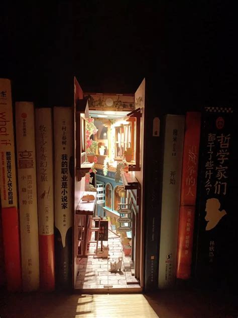 Book Nook Magic 17 Tiny Rooms To Add To Your Bookshelves Artofit