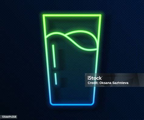 푸른 배경에 고립 된 물 아이콘과 빛나는 네온 라인 유리 소다 유리 벡터 0명에 대한 스톡 벡터 아트 및 기타 이미지 0명 가득 찬 개념 Istock