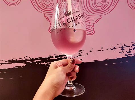 Moët粉紅香檳快閃店現身信義微風不只有超可愛迷你販賣機3款調酒更是必喝 MoëtMoet Chandon Rose粉紅香檳快閃
