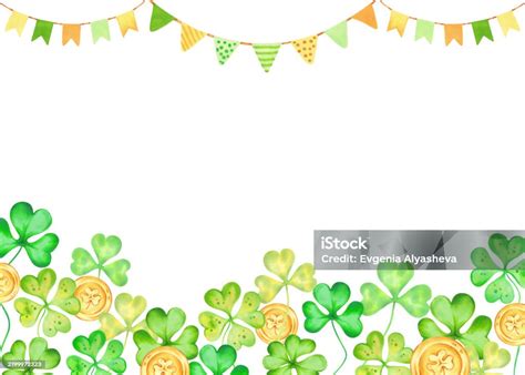 패트릭의 날을 위해 황금 동전과 화환이 달린 클로버 꽃잎 수평 프레임 수채화 삽화 손으로 그린 고립 된 예술 텍스트를 위한 공간이 있는 배경입니다 행운 이익 성공의 스케치