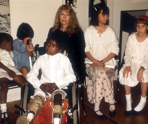 Mia Farrows Son Thaddeus Death Ruled A Suicide