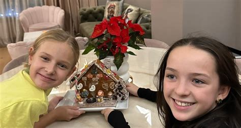 Труд Симона най добрата приятелка на Сияна отказва да отиде на училище Facebook