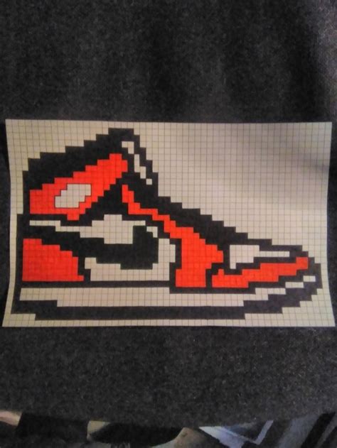Pin By Jung Fadoua On Mes Enregistrements Pixel Art Easy Pixel Art