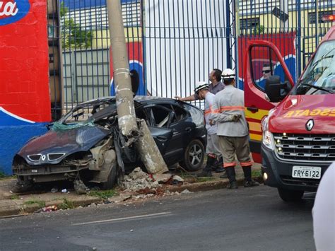 G1 Homem Rouba Carro Bate Em Poste E Fica Em Estado Grave Em