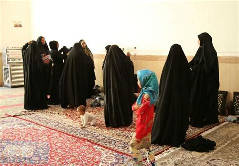 جلوه ای دیگر از کمک رسانی هیئت روضةالزهرا ع دزفول به سیل زدگان خوزستان