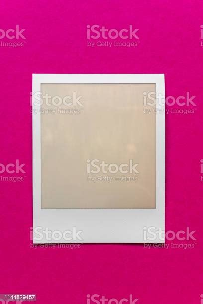 실제 배경에 비어 있거나 빈 인스턴트 필름 프레임 또는 사진 자리 표시자 1 개 0명에 대한 스톡 사진 및 기타 이미지 0명 1980 1989 년 1990 1999