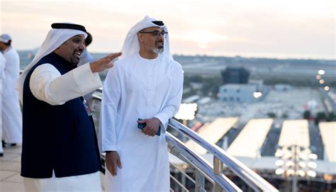خالد بن محمد بن زايد يشهد سباق البحرين للفورمولا1 موقع 24