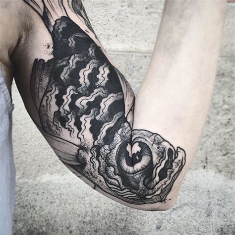 10 Genius Tattoos That Are More Than They Seem