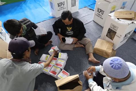 Cegah Kelelahan Petugas KPPS Saat Bertugas Pemkot Surabaya Lakukan Beberapa Langkah Strategis