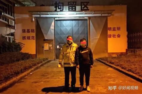 男子朋友圈晒开车摸黑丝，朋友嫉妒将其举报，无证驾驶被坐实 知乎